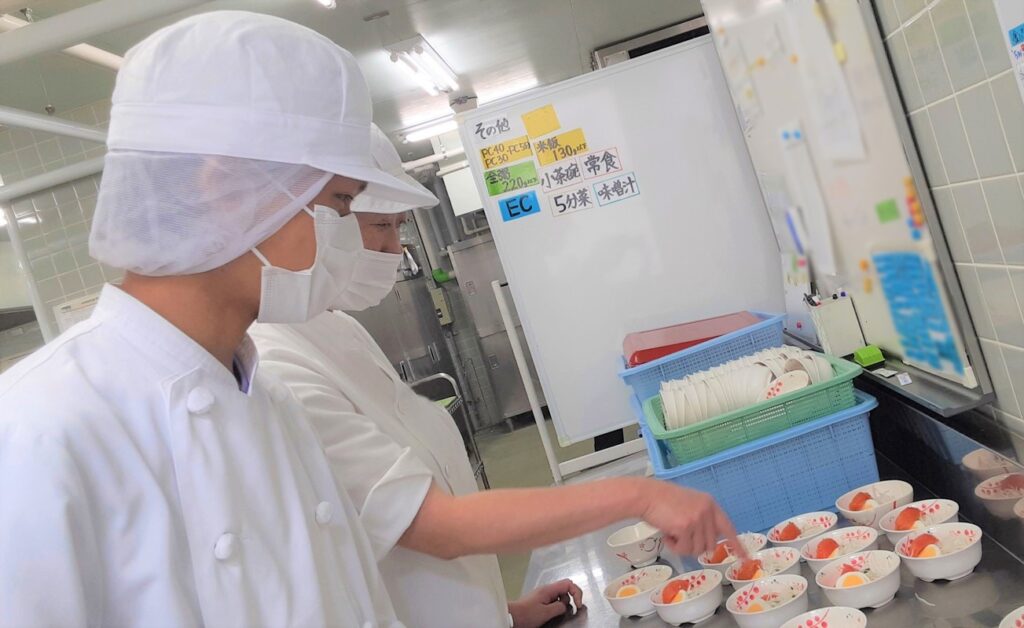 【海外人財now／Vol.01】職場のみんなは親戚みたいに優しい｜給食委託会社：株式会社LEOC