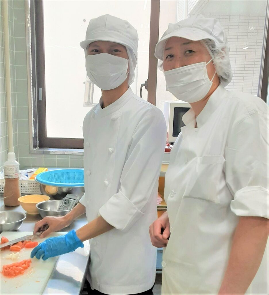 【海外人財now／Vol.01】職場のみんなは親戚みたいに優しい｜給食委託会社：株式会社LEOC