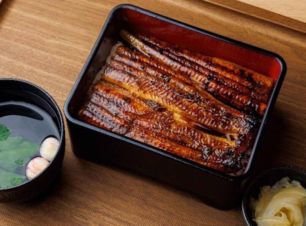 「Street Girls Snap」に「薪焼うなぎ 銀座おのでら本店」が紹介｜給食委託会社：株式会社LEOC